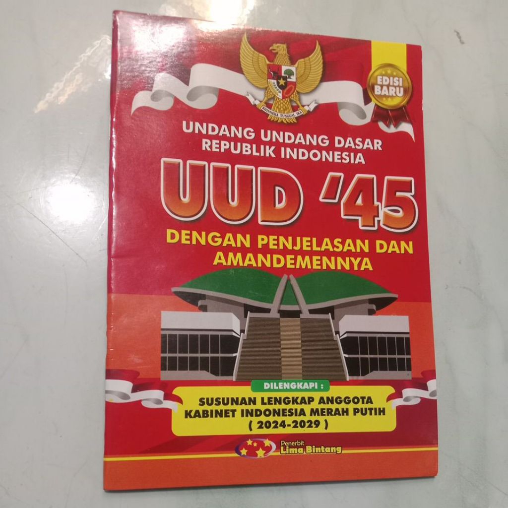 Jual BUKU UUD '45 DENGAN PENJELASAN DAN AMANDEMENNYA EDISI BARU KABINET ...