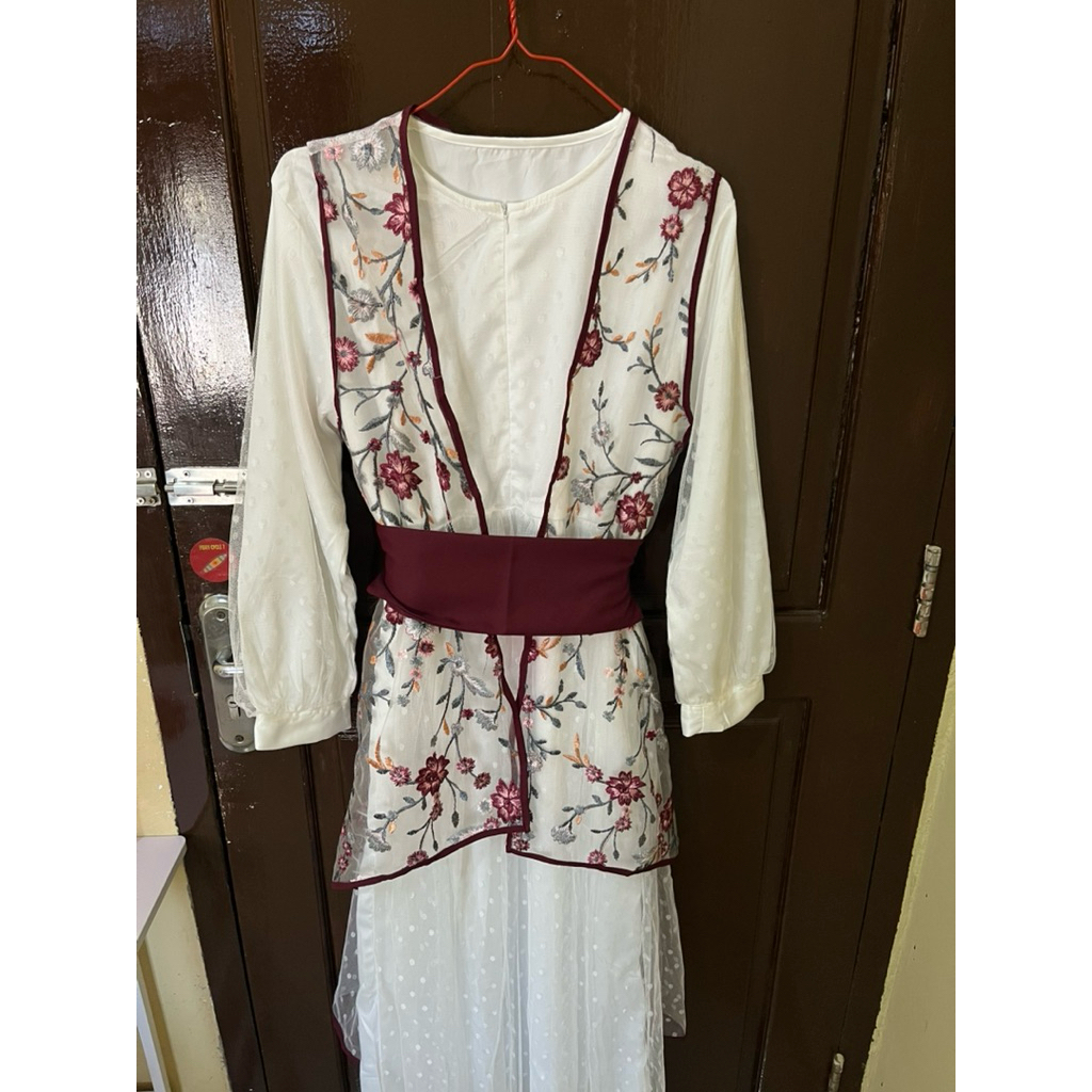 Jual [NEW] gamis putih outer tile cuci gudang ada noda | Shopee Indonesia