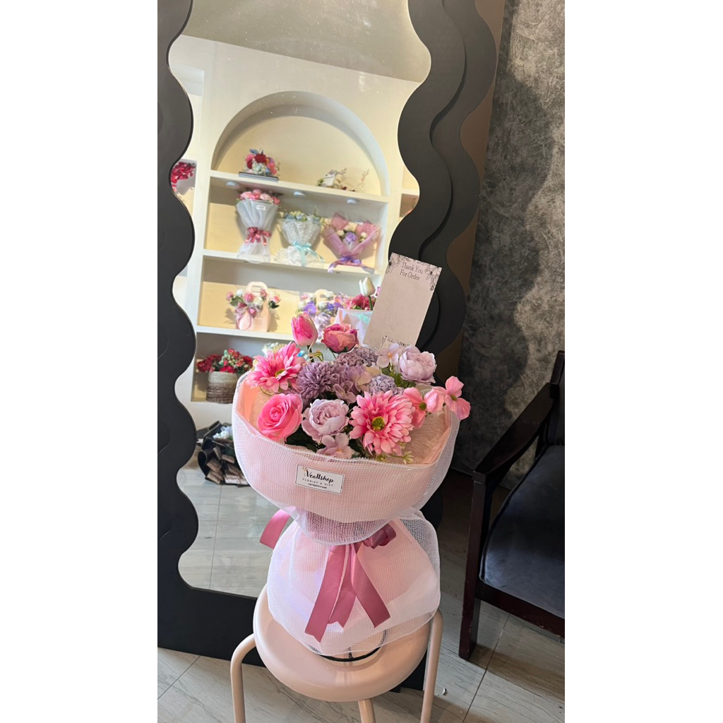 Jual buket bunga hologram buket bunga pink | Shopee Indonesia