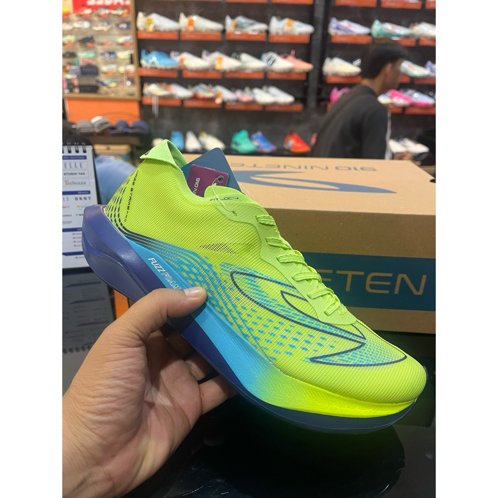 Jual Sepatu Lari Running 910 NINETEN HAZE STRIKE PRO | Shopee Indonesia