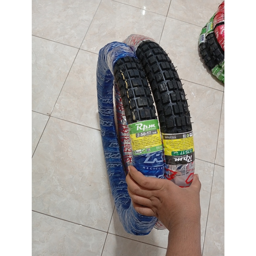 Jual ban motor semitrail ring 17 ban trail ukuran 250 dan 275 ring 17 ...