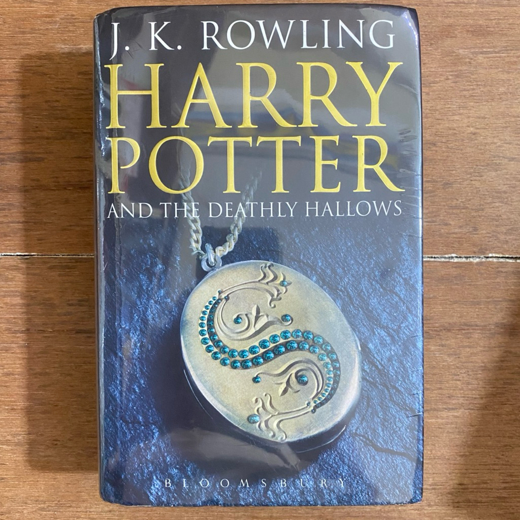 Jual HARRY POTTER AND THE DEATHLY HALLOWS BY J.K. ROWLING | Shopee ...