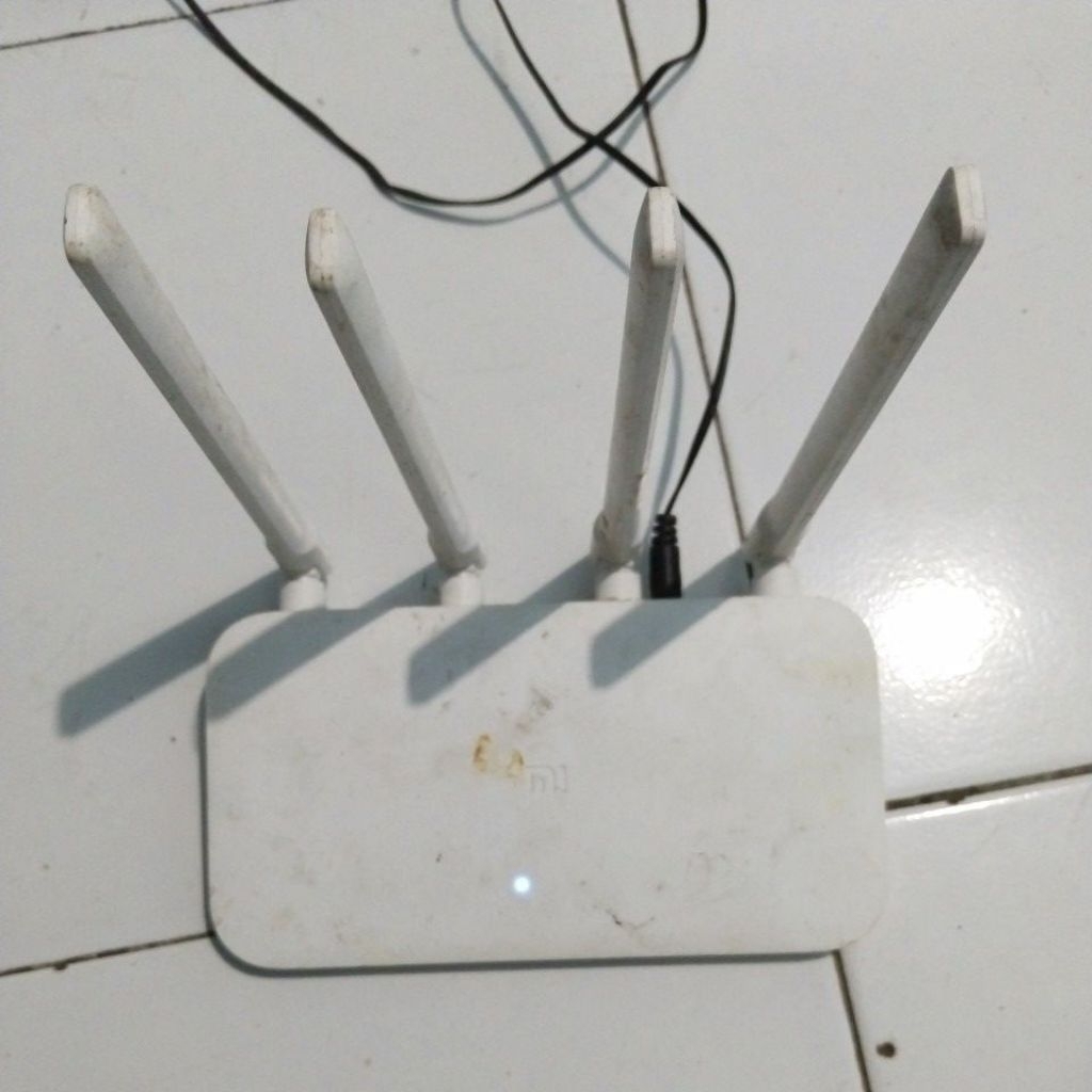 Jual MODEM XIAOMI MI RAUTER 4G MODEL:R4CM BARANG SESUAI FOTO | Shopee ...