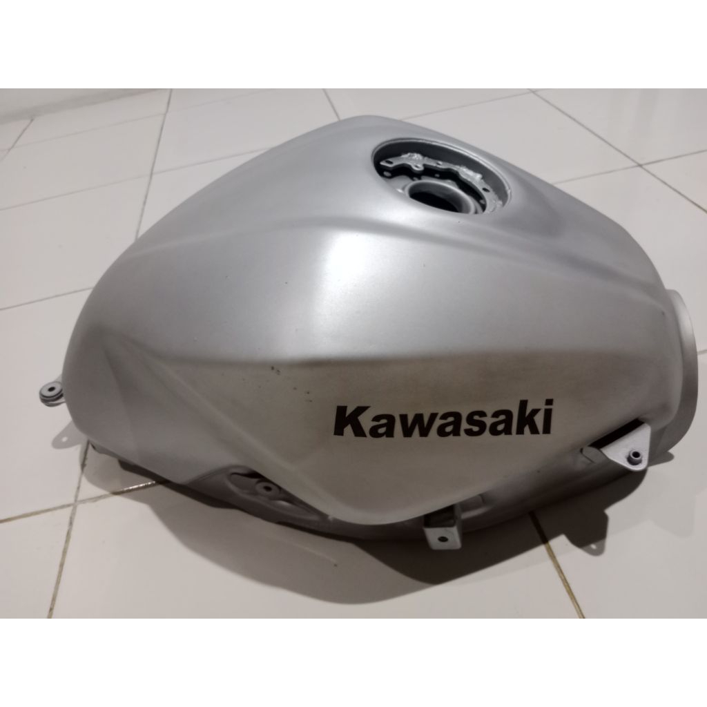 Jual Tangki Ninja 250 Fi Original Copotan | Shopee Indonesia