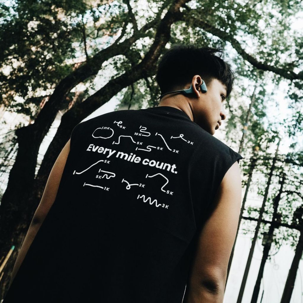 Jual EVERY MILE COUNT - T-shirt Running Oversized / Baju Lari Oversized ...