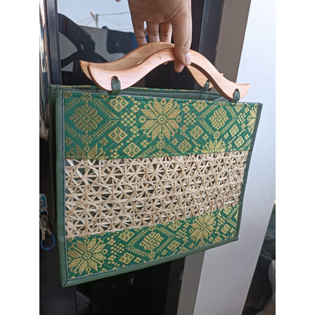Jual Tas Songket Kombinasi bambu Handle kayu premium / Tas Jinjing Kayu ...