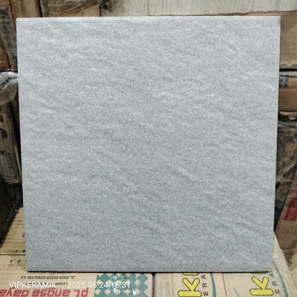 Jual KERAMIK LANTAI KASAR IMPRESSO ROCKY GREY/BLACK 30X30 KW1 | Shopee ...