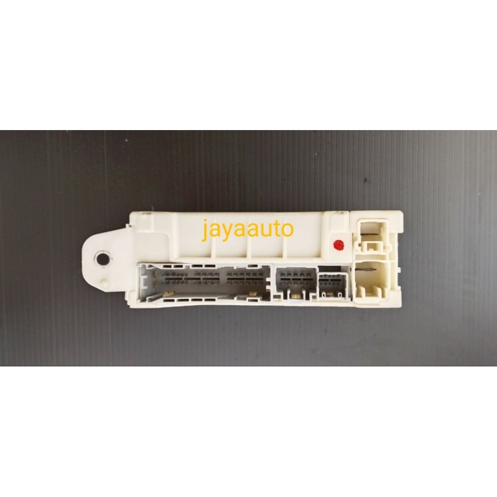 Jual Fuse Box Sekring sekering Toyota NAV1 VOXY NOAH | Shopee Indonesia