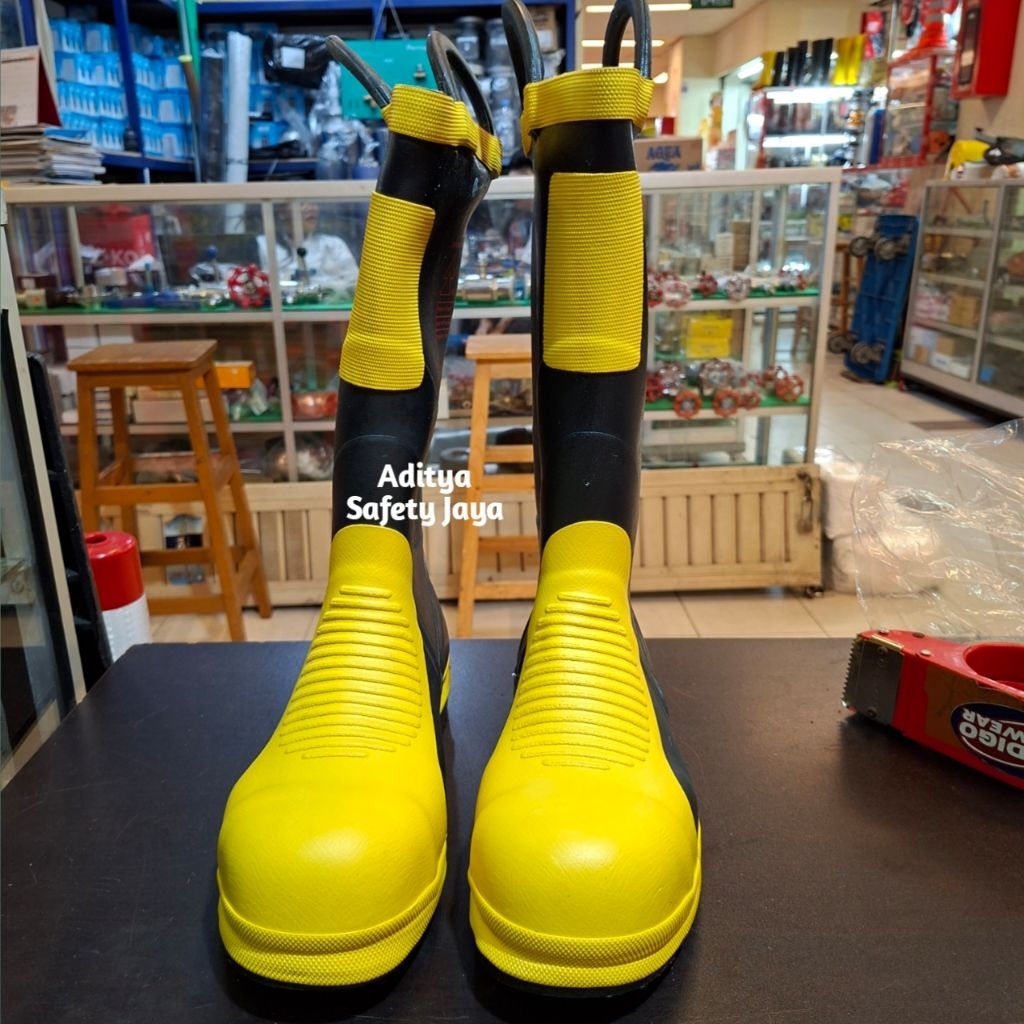 Jual Sepatu Pemadam Kebakaran Harvix - 9687L Original / Firefighter ...