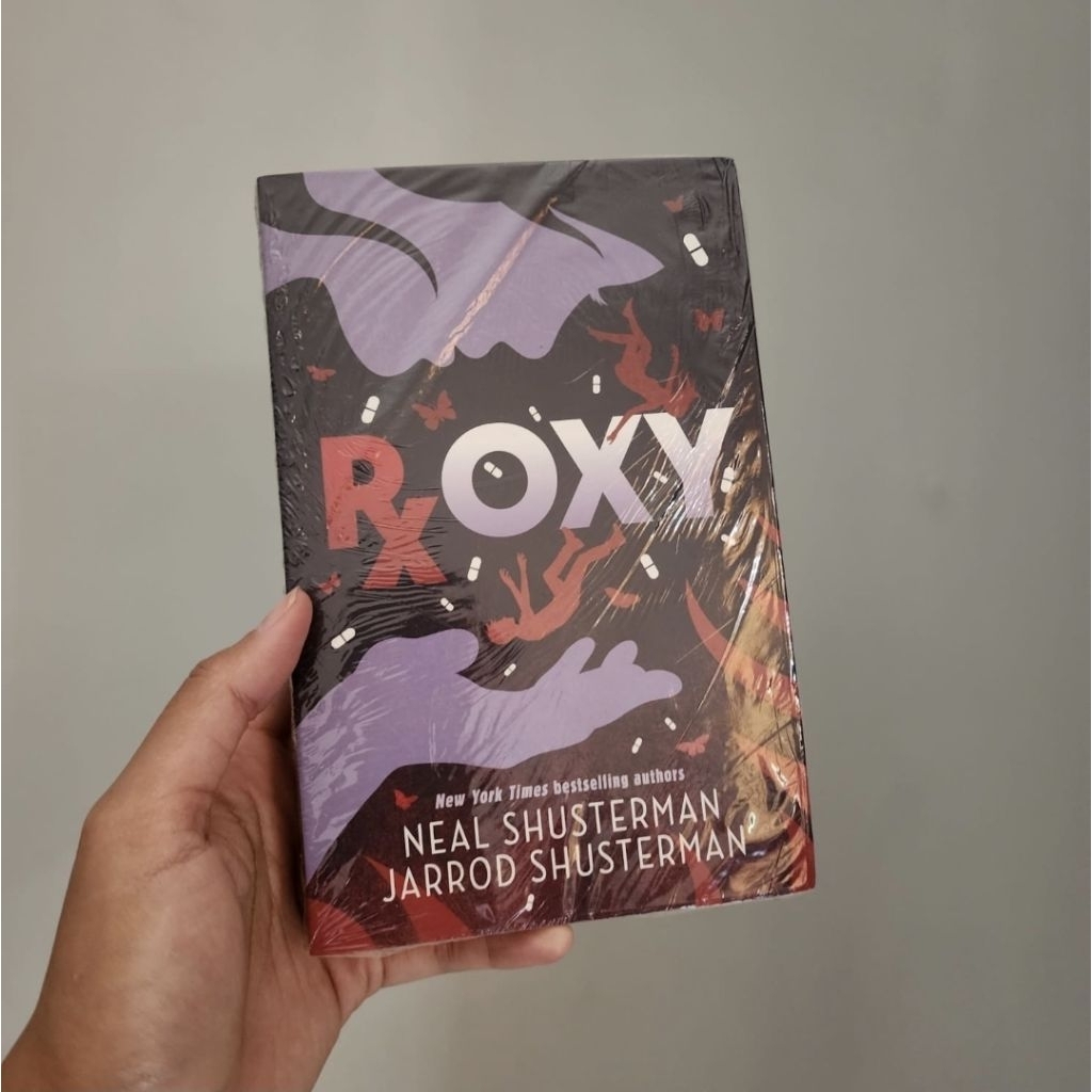 Jual [READY NEW] Roxy by Neal Shusterman (PB import original) | Shopee ...