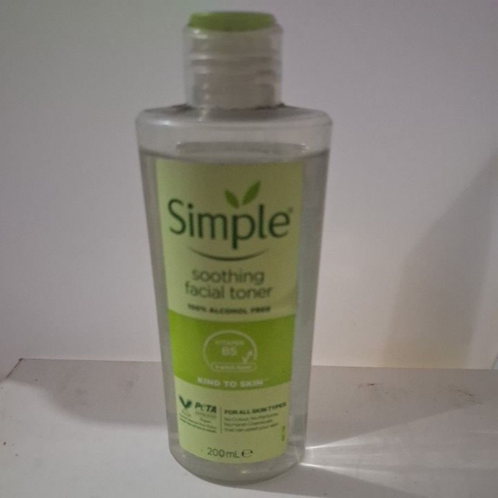 Jual SIMPLE SOOTHING FACIAL TONER 200ML reject kemasan | Shopee Indonesia
