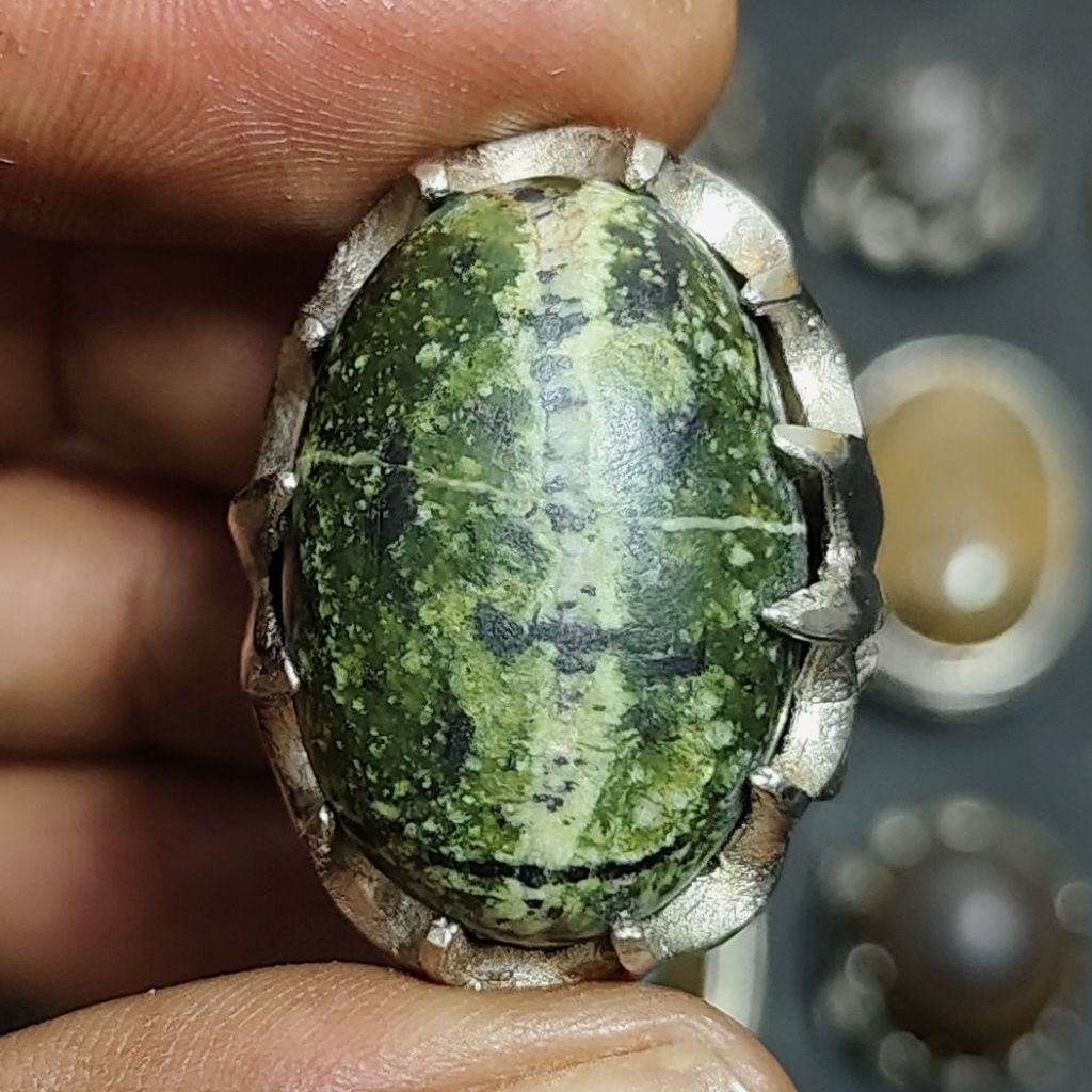 Jual batu akik asli badar besi hijau lawasan nempel magnet | Shopee ...