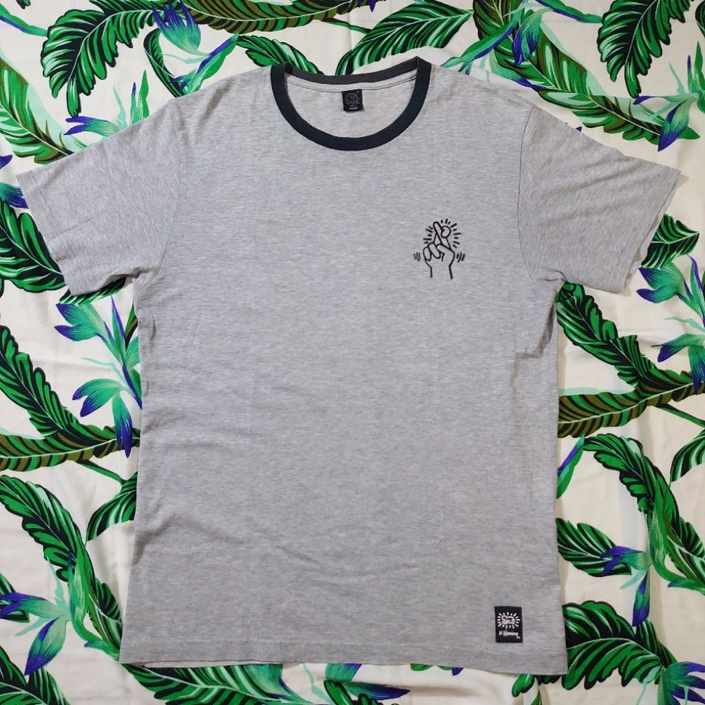 Jual kaos UT uniqlo collab Keith haring vintage simple second ori ...