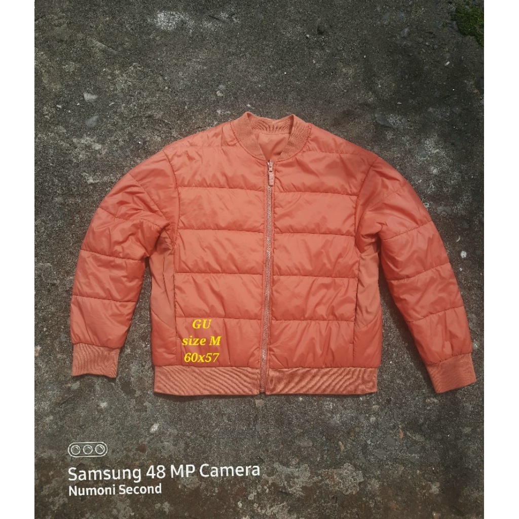Jual jaket gu uniqlo bomber puffer gelembung bolak balik waterrepellent ...