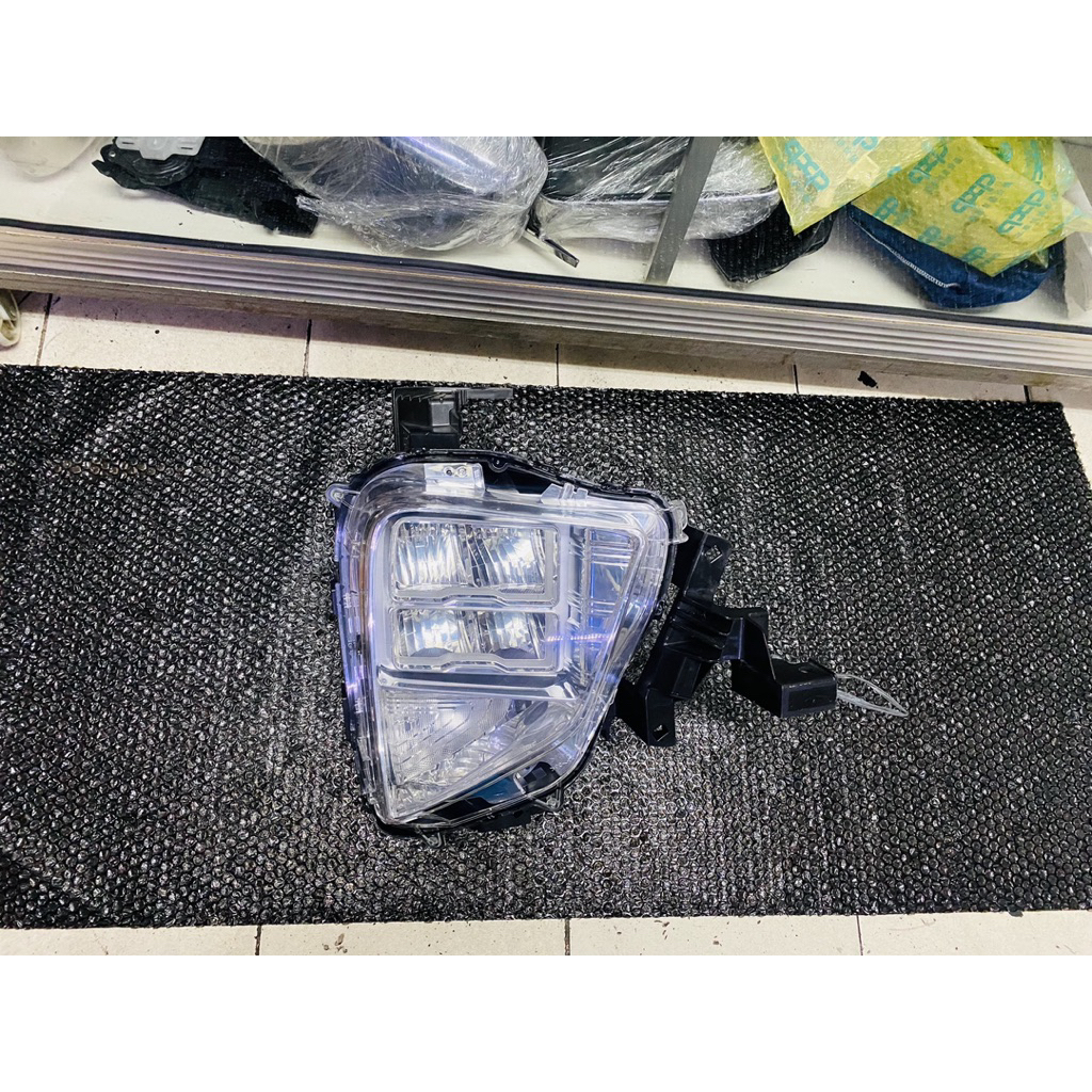 Jual Head lamp mitsubisi expander cross tahun 2020-2022 (sebelah kanan ...