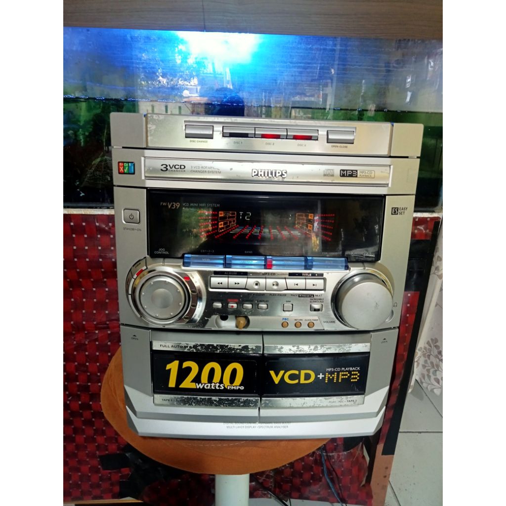 Jual hifi compo PHILIPS FW V39 gak ada remot dan speakernya ya bos ...
