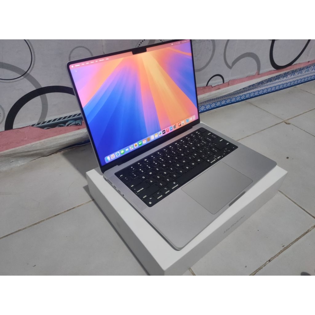 Jual macbook pro M1 pro 14 inch Fullset normal lancar | Shopee Indonesia