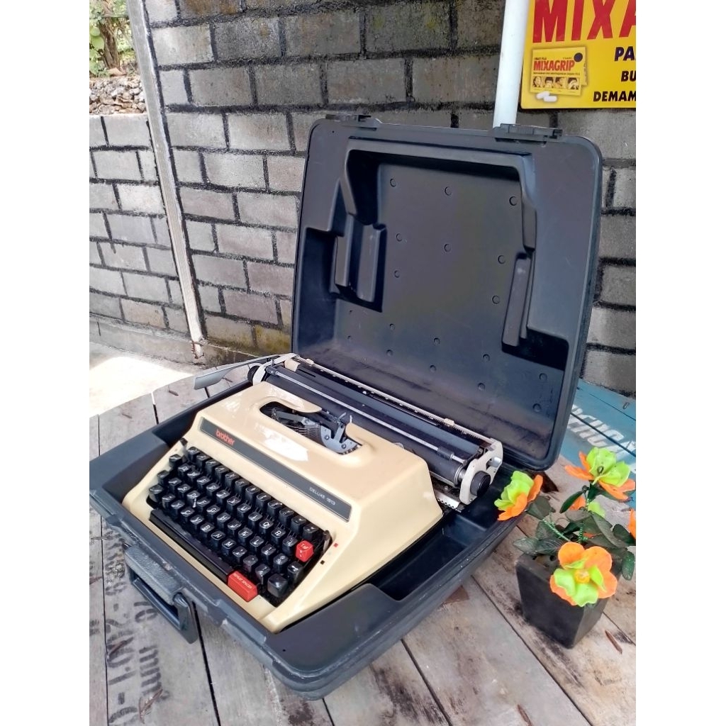 Jual Mesin TIK manual jadul vintage normal | Shopee Indonesia