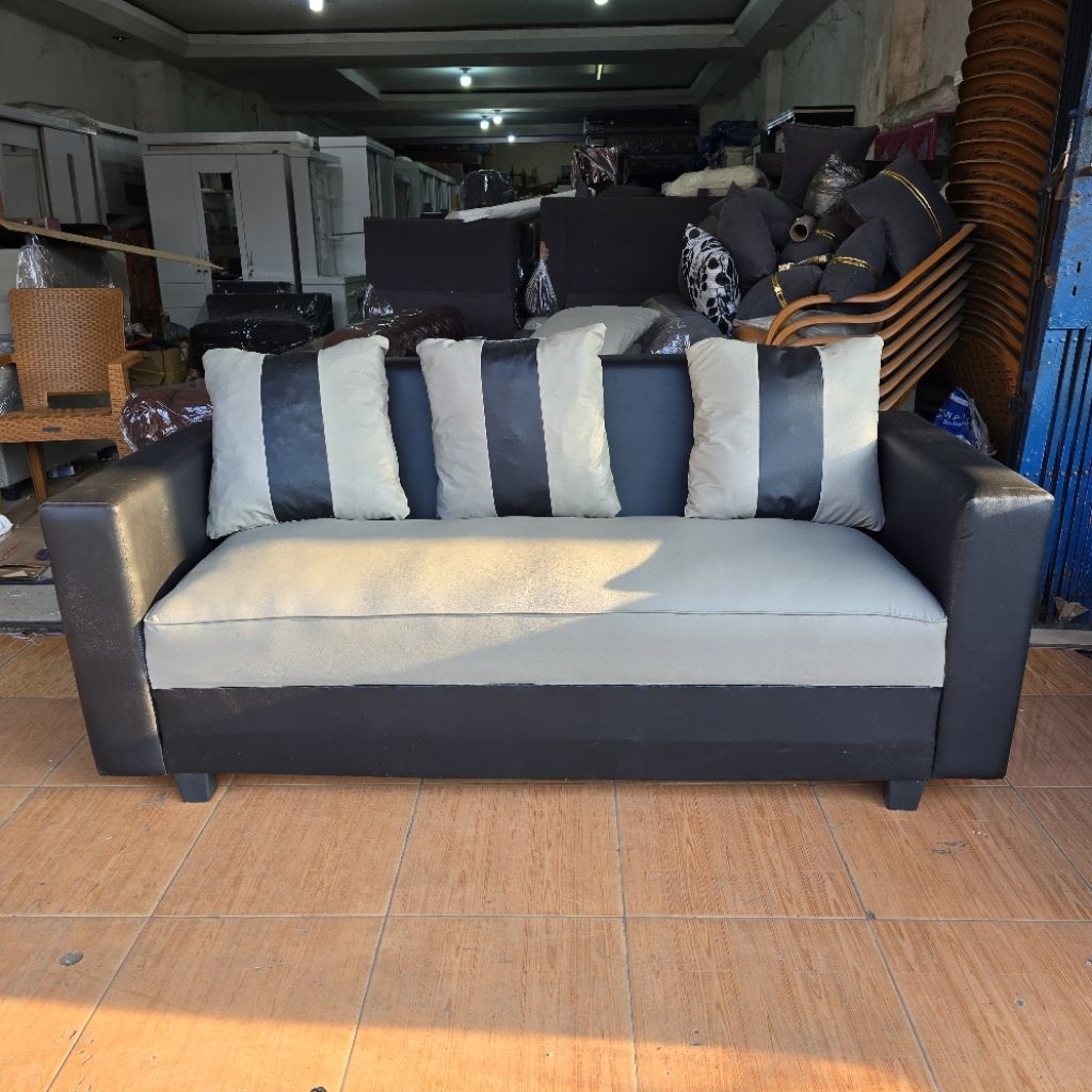 Jual (Free Ongkir) Sofa Minimalis 3 Seater Kalep/Oscar | Shopee Indonesia