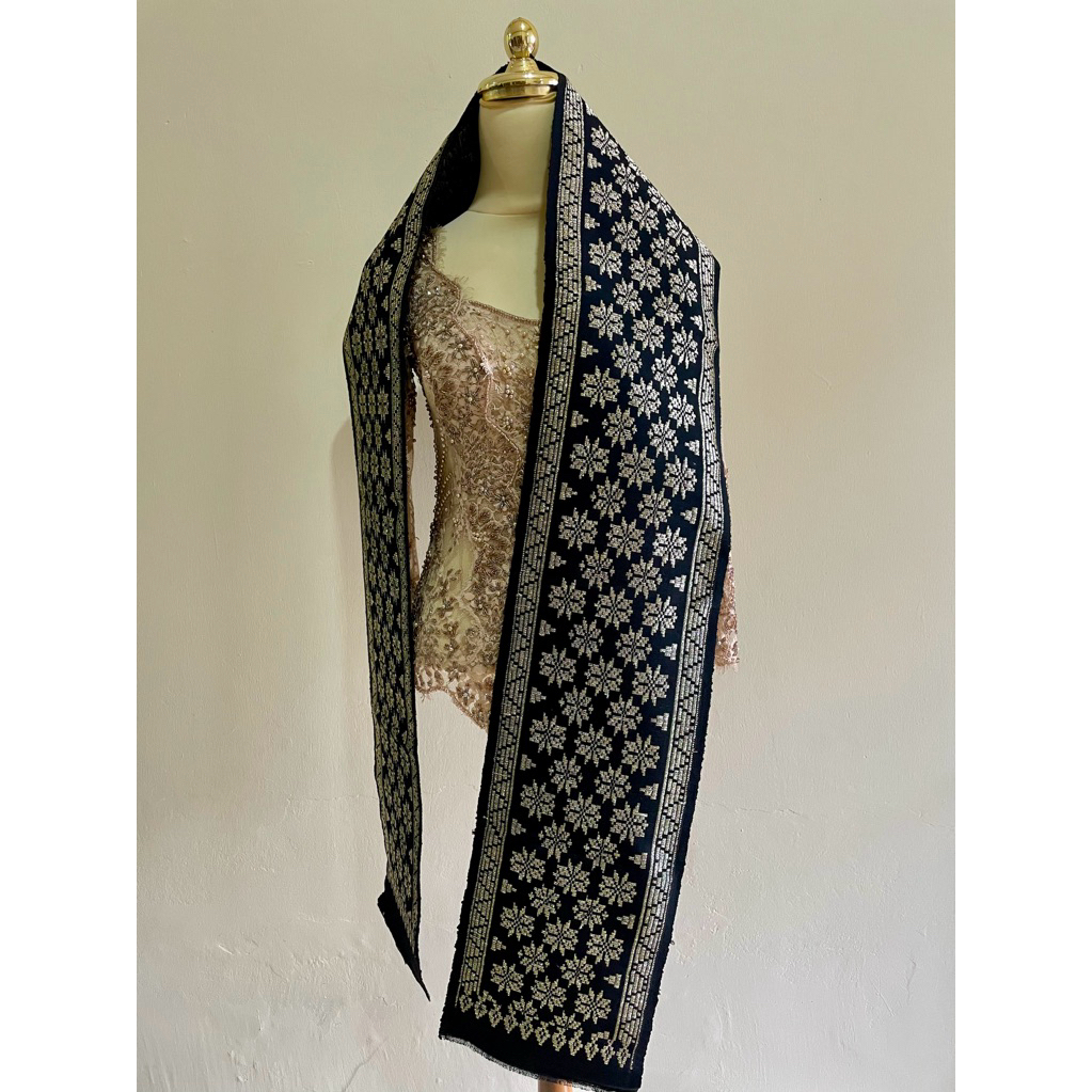 Jual Selendang Songket Sidemen Besar - Hitam gold | Shopee Indonesia
