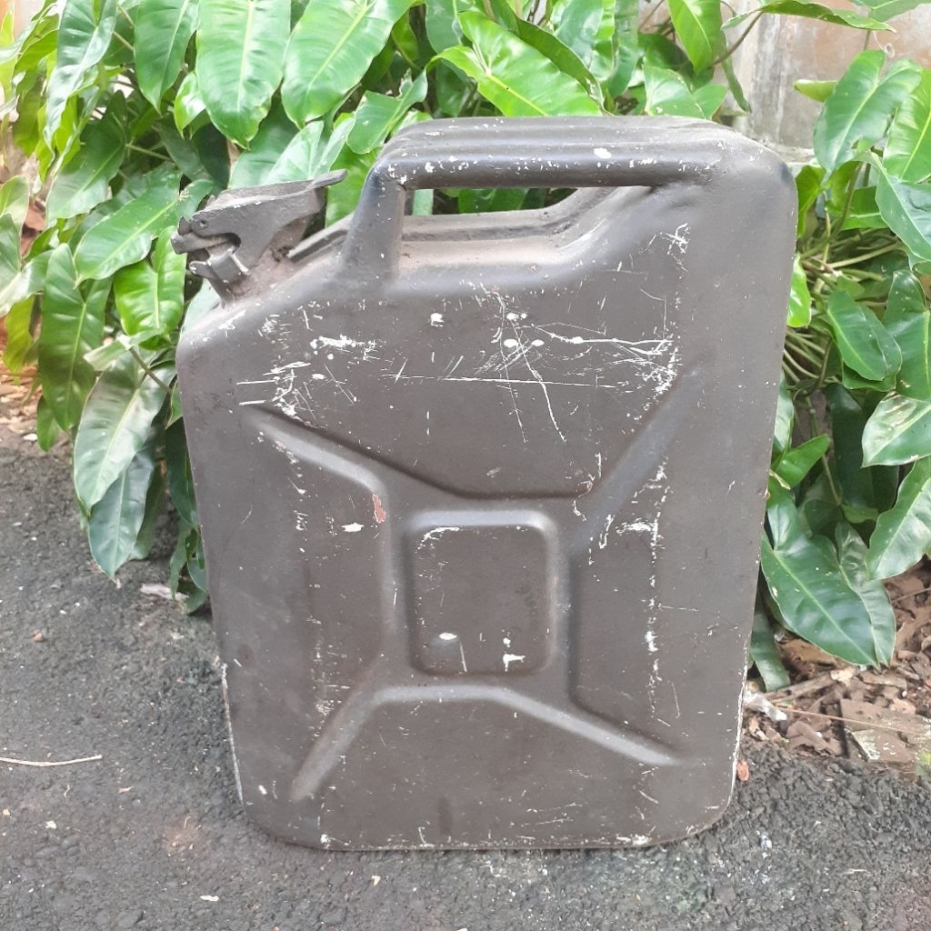 Jual JERIGEN BESI BUAT PAJANGAN WILLIS JEEP HARDTOP | Shopee Indonesia