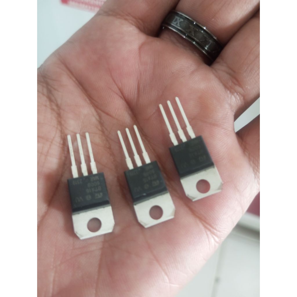 Jual Transistor BTA16-600B / BTA 16 600 B / BTA 16A 600V Triac Original ...