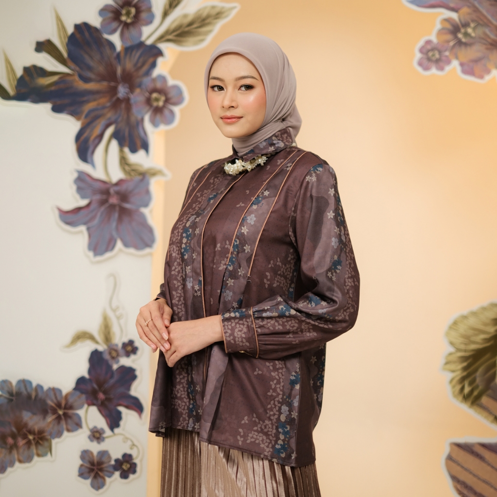 Jual ZM Zaskia Mecca - Yazlyn Blouse Kemeja Wanita - Romansa ...