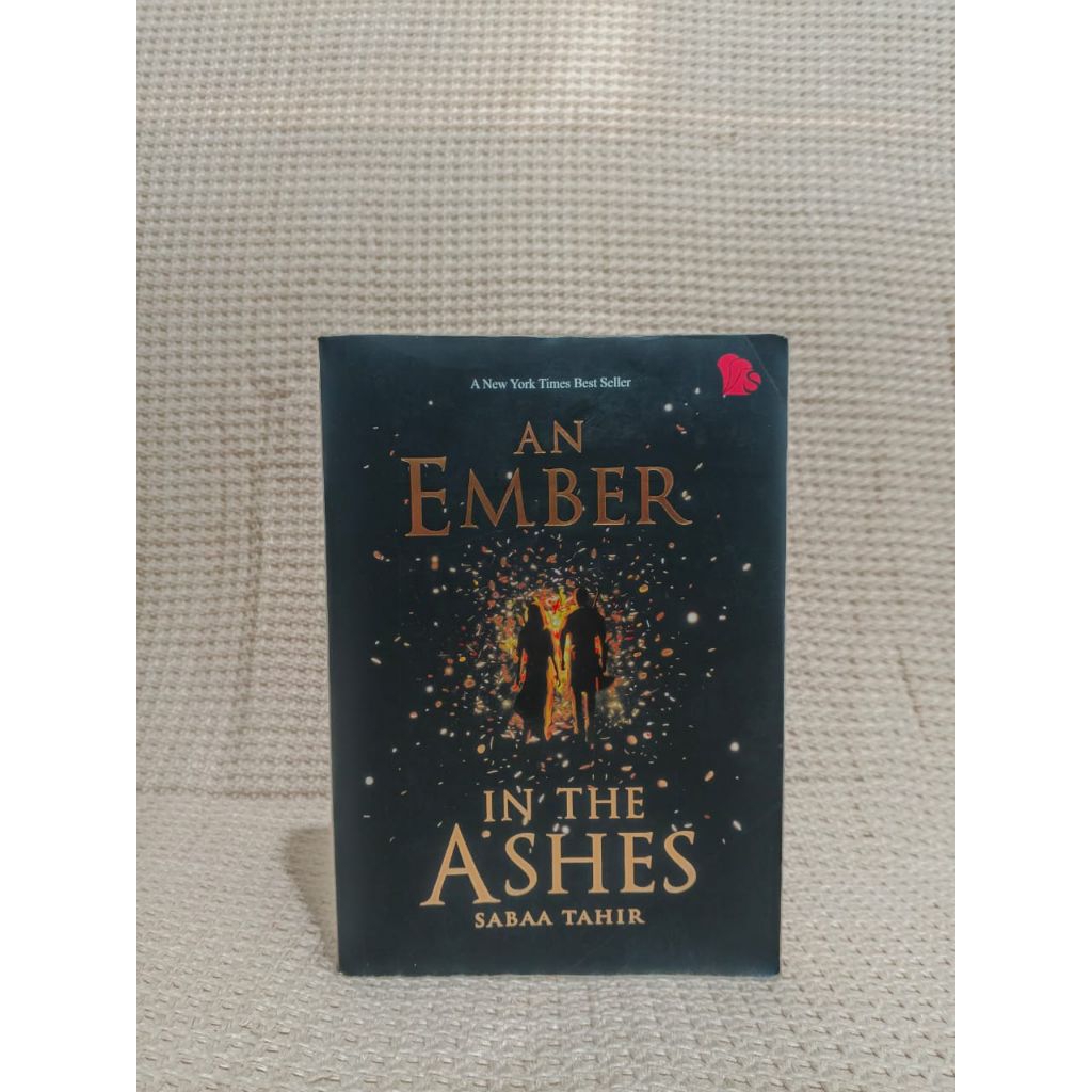 Jual An Ember in the Ashes - Sabaa Tahir (Preloved) | Shopee Indonesia