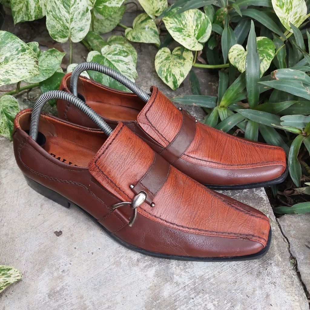 Jual sepatu loafer second bally size 42(27cm) | Shopee Indonesia