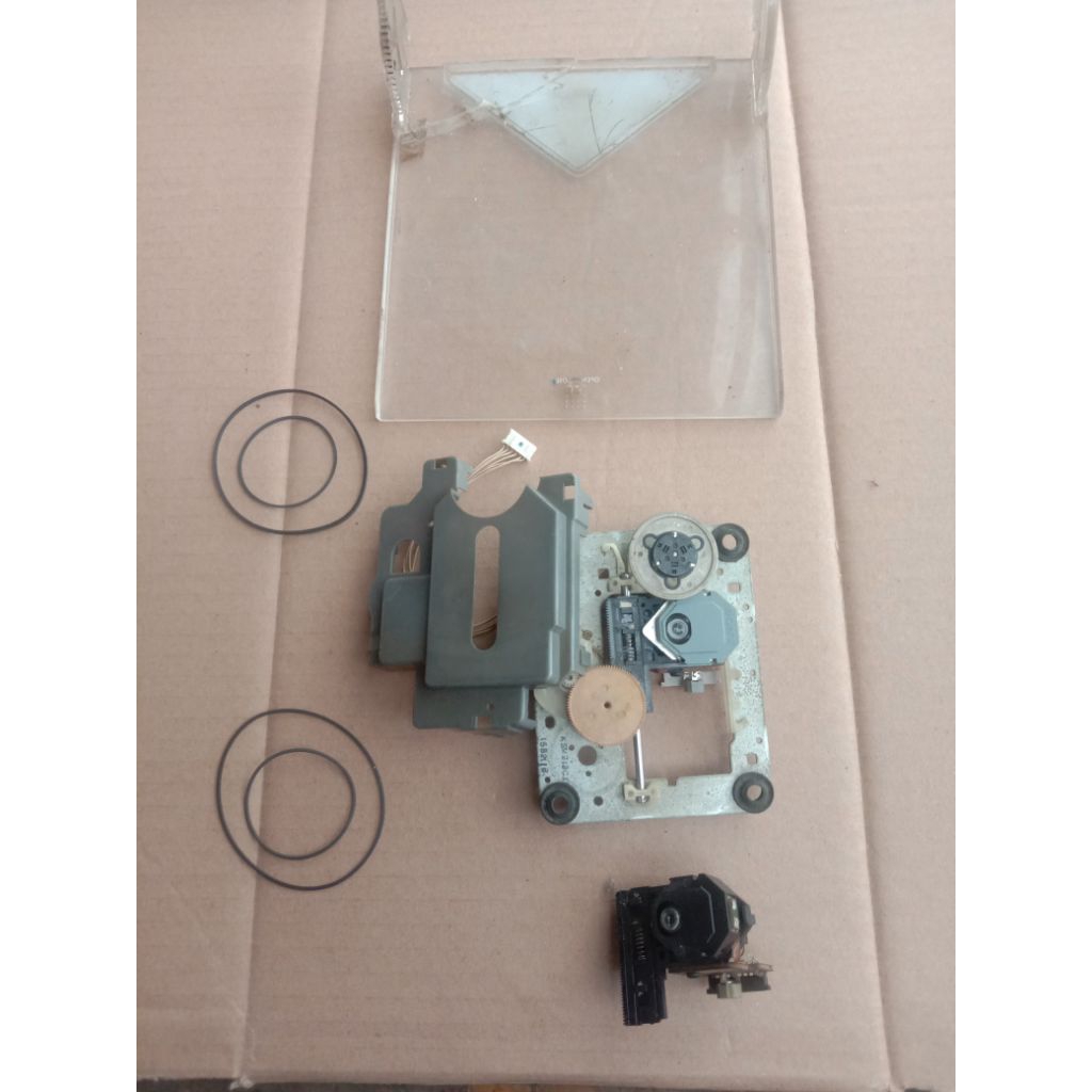 Jual Paket pesanan optik dan karet VCD compo Polytron GV902 | Shopee ...