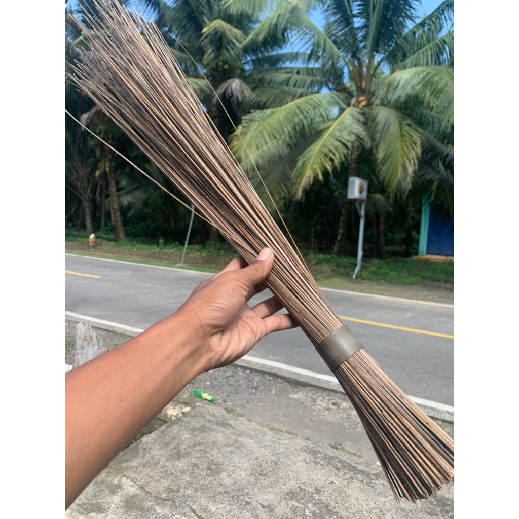 Jual sapu lidi kelapa/sapu halaman/sapu lidi tanpa gagang/sapu lidi ...