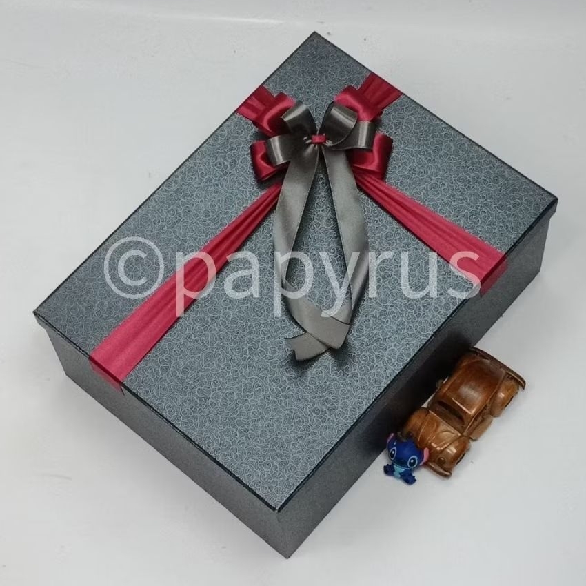 Jual PAPYRUS 30x40 Tinggi 15cm Kotak Kado Gift Box V1 | Shopee Indonesia