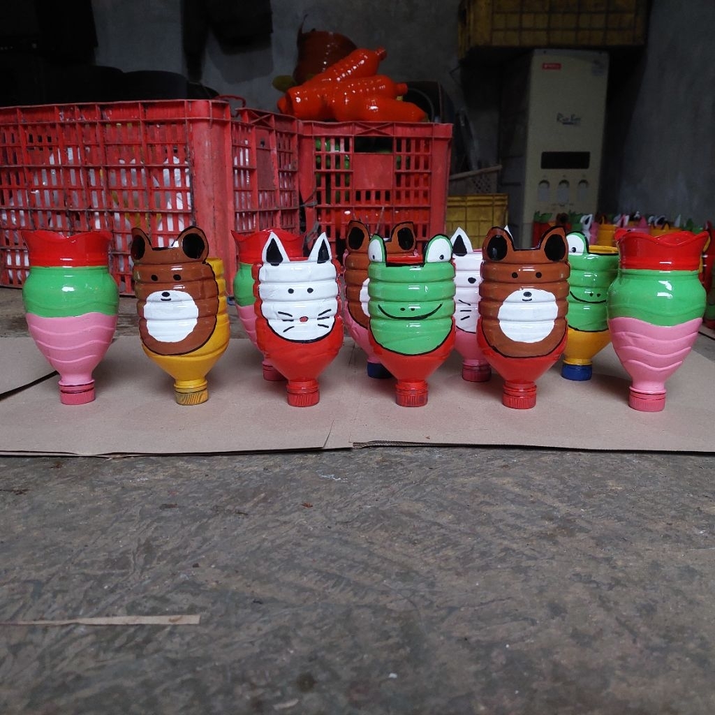Jual Prakarya Kerajinan Daur Ulang Botol Bekas 1,5 Liter (Vas bunga/Pot ...