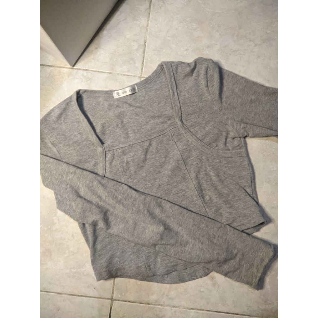 Jual PRELOVED 99k outlet crop top | Shopee Indonesia