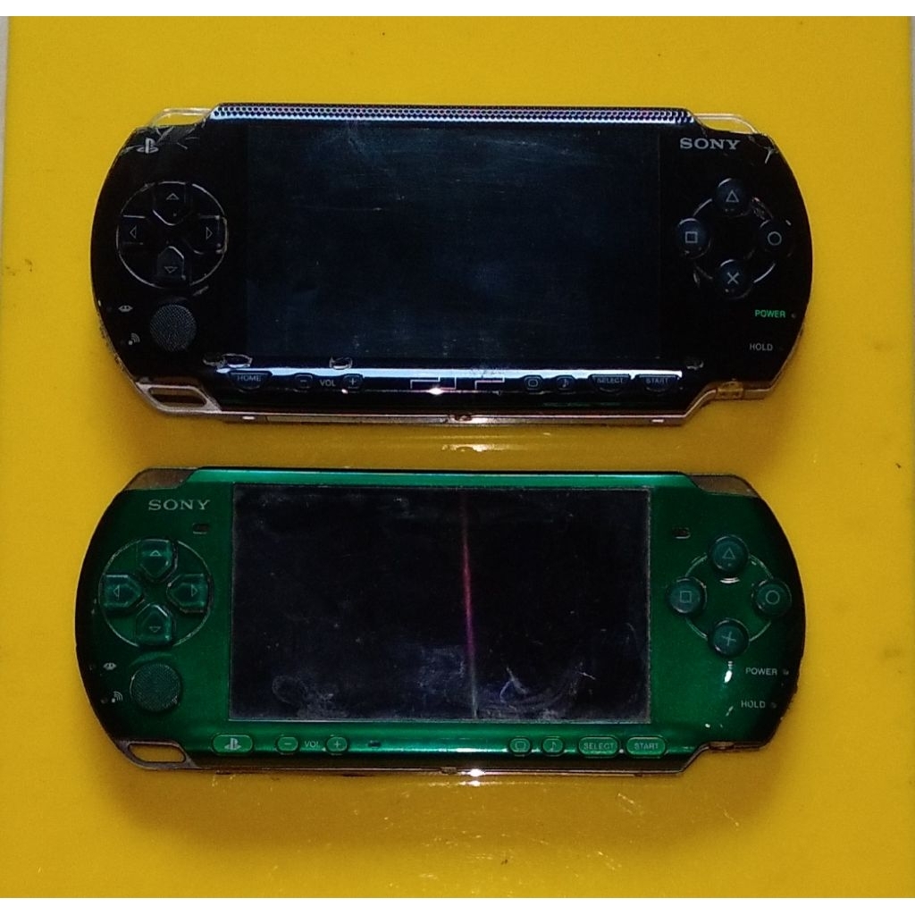 Jual Bahan Sony Psp Seri 3000 & 1000 Minus Rusak Cuma Nyala Lampu Hijau ...