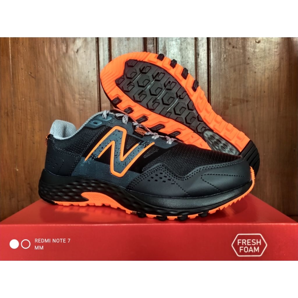 Jual sepatu trail run v8 original | Shopee Indonesia