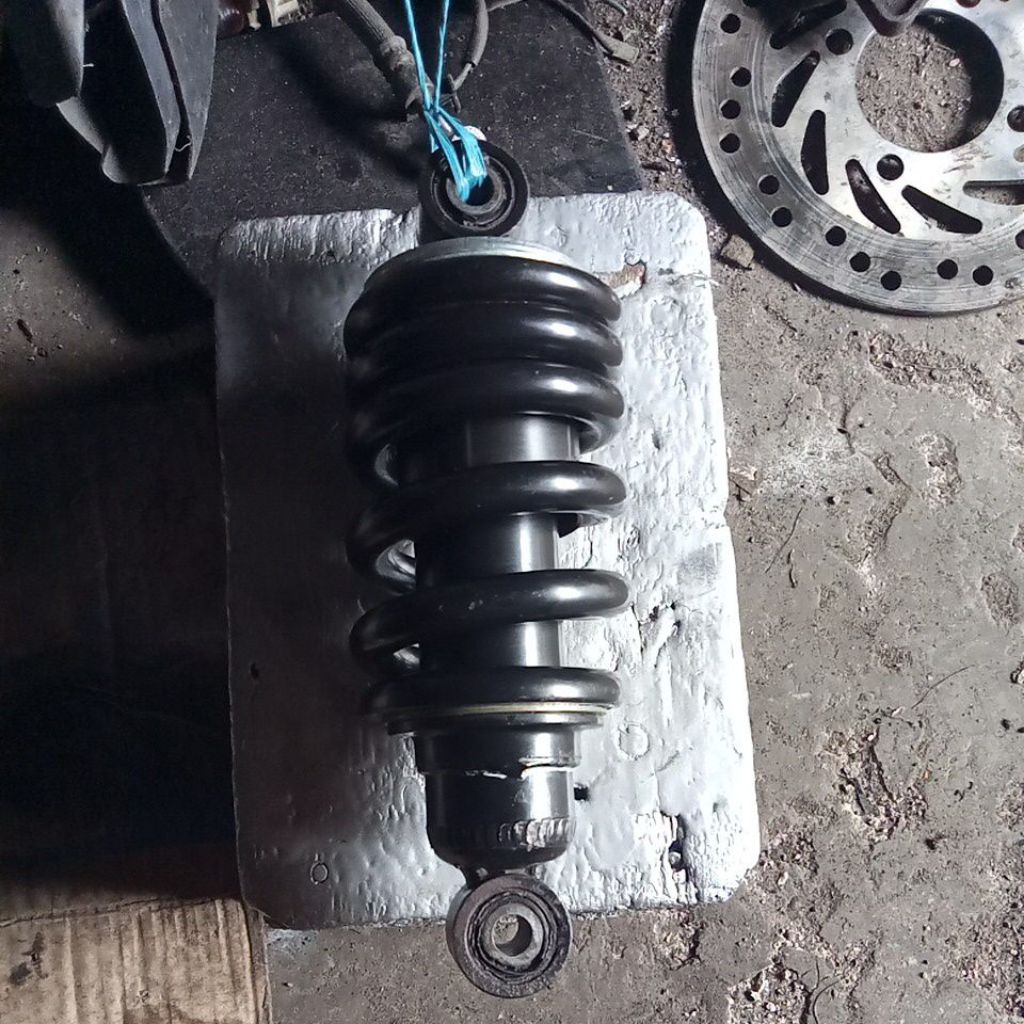 Jual monoshock punya motor MX nyu MX lama di jaminn original copotan ...