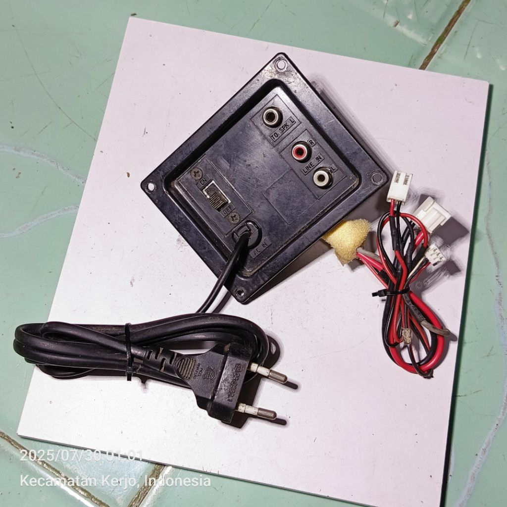 Jual panel belakang copotan speaker aktif POLYTRON PAS 28 belum ditest ...