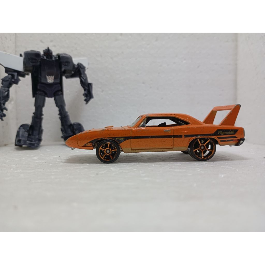 Jual hot wheels plymouth 70 Oren gift pack Made in Thailand | Shopee ...