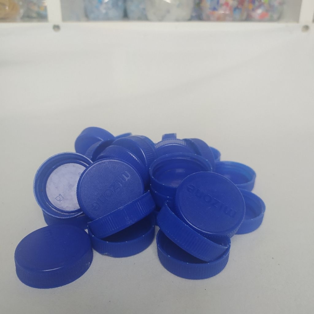 Jual Tutup Botol Plastik Bekas Mizone Warna Biru Tua Ukuran Besar Isi ...