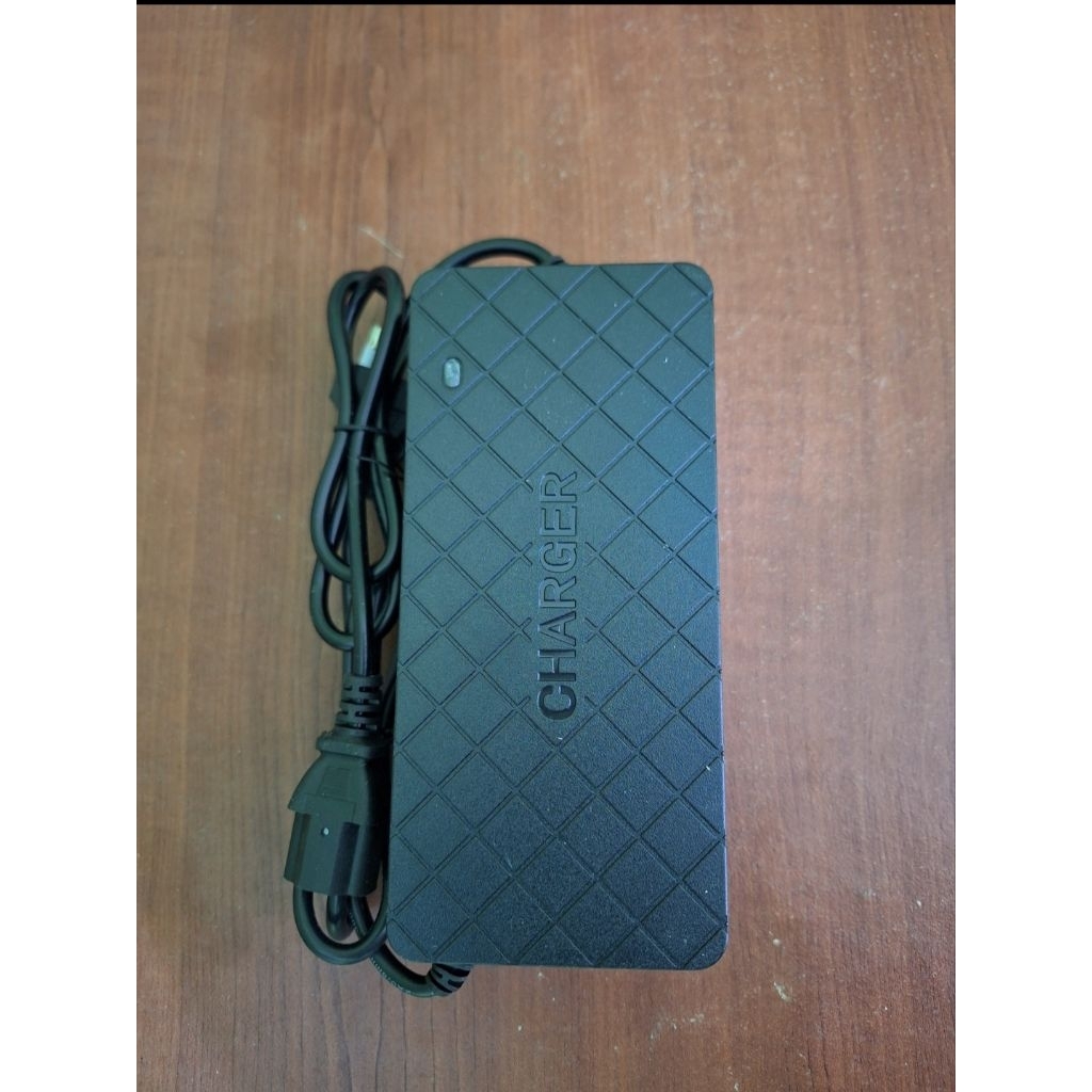 Jual Charger UNIVERSAL Sepeda Listrik Daya 48/20 AH Asli Bawaan dari ...