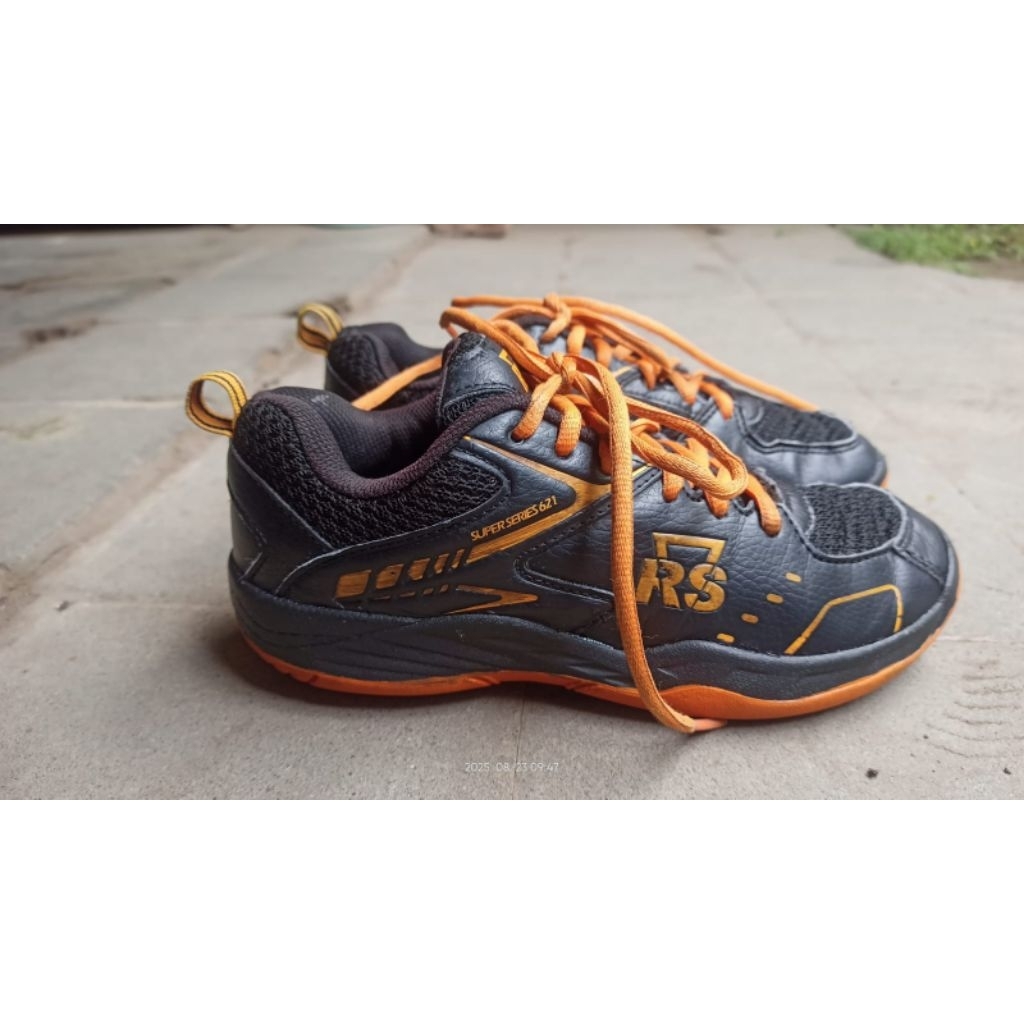Jual sepatu badminton anak RS 37 second | Shopee Indonesia