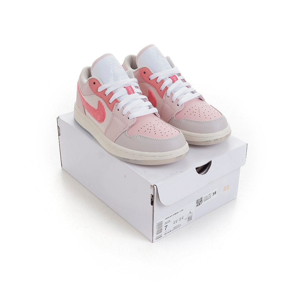 Jual Nike Air Jordan 1 Low SE Mighty Swooshers Pink | Shopee Indonesia