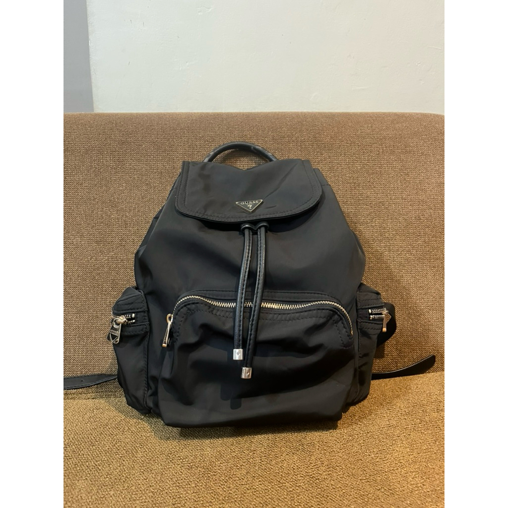 Jual tas ransel guess like new | Shopee Indonesia