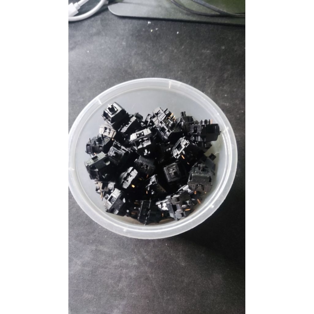 Jual Switch Gateron Oil King 67 pcs 5 pin 55g | Shopee Indonesia