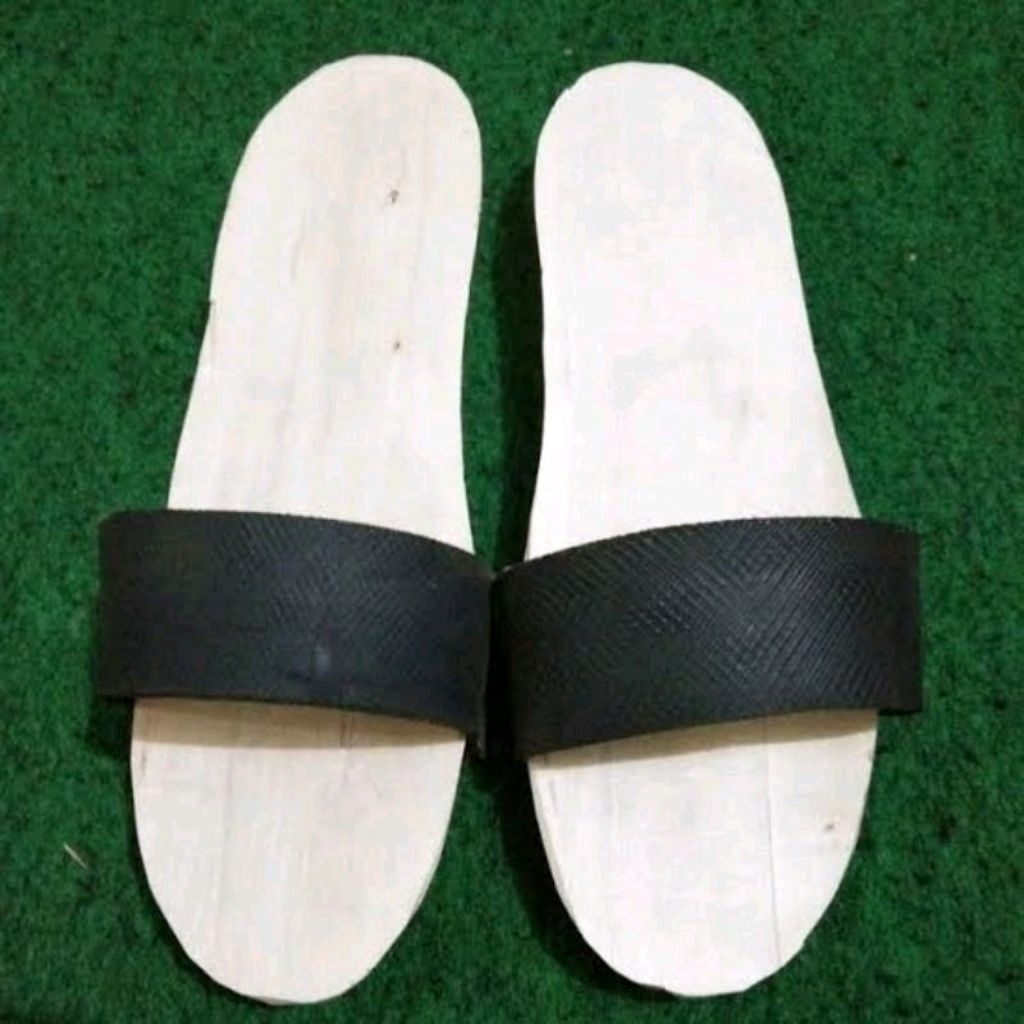 Jual Sandal Bakiak kayu / Gapyak POLOS/ Terompah Klompen Teplek ...