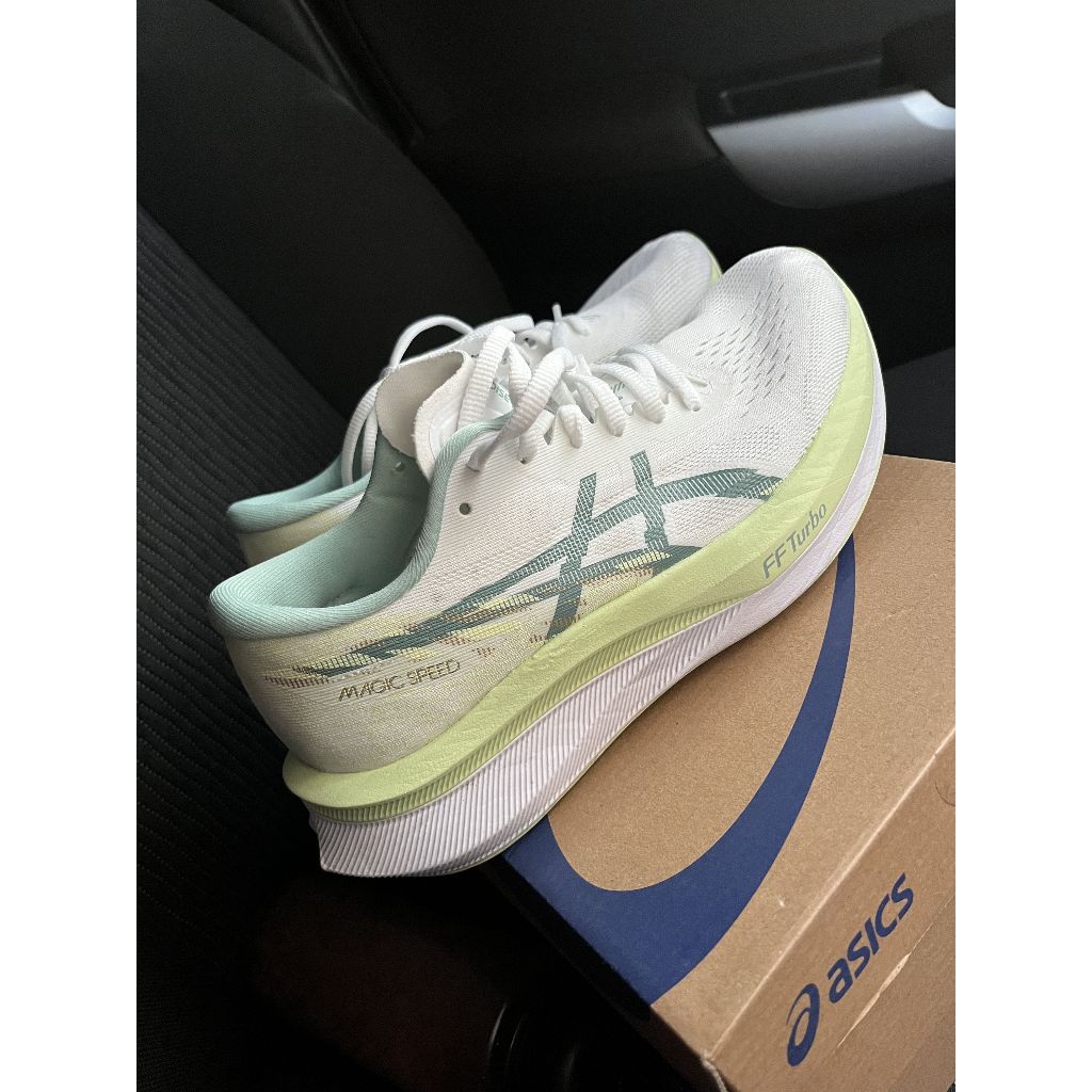 Jual Sepatu Lari Running Asics Magic Speed 4 Carbon Ukuran 38 (Like New ...
