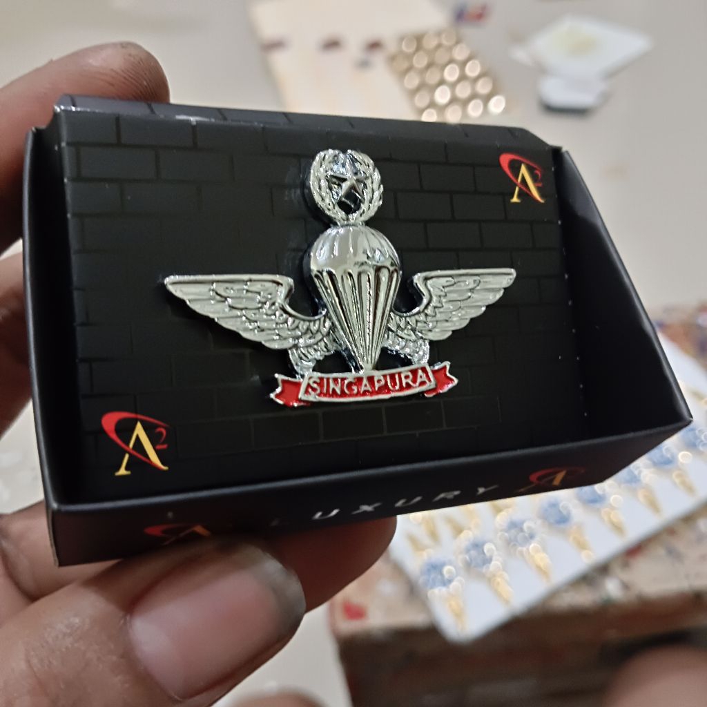 Jual super exclusive brevet wing para singapura silver lis merah ...