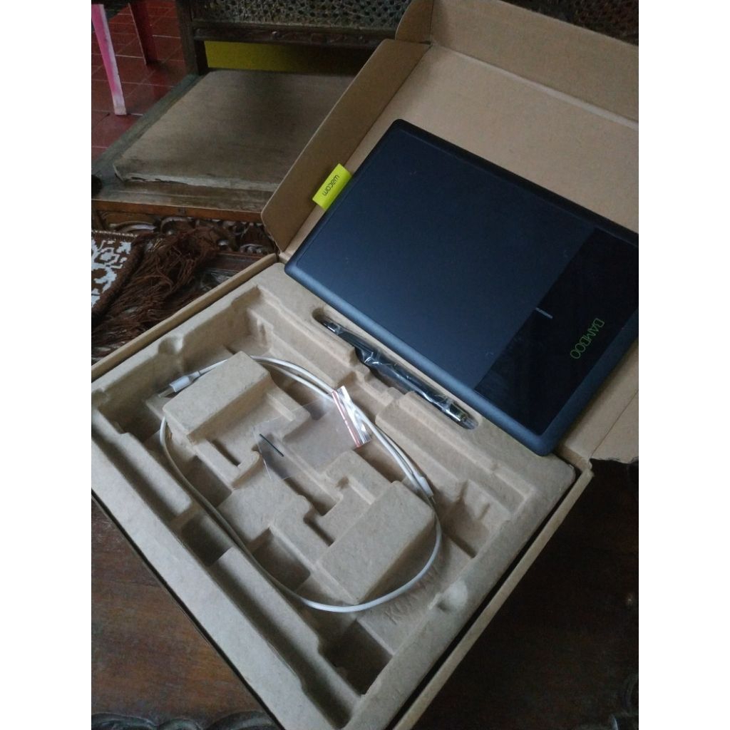 Jual wacom bamboo ctl470 ctl 470 small pentab intuos cth One | Shopee ...