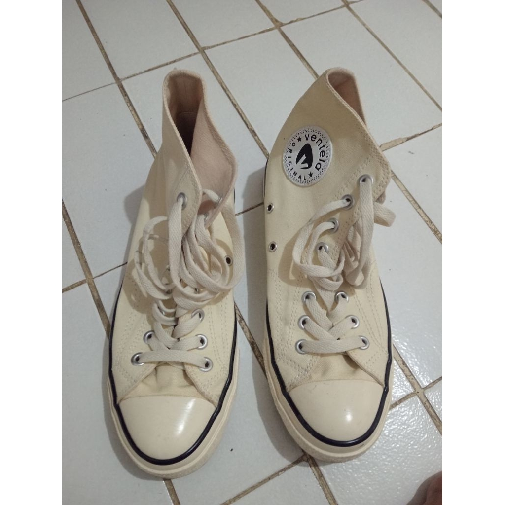 Jual Sepatu Ventela BTS 70s High Cream 100% Original - Ukuran 40 ...